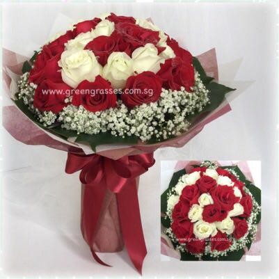 SHB15058 BOQ-Spiral-Shaped 24 Wh+Red Roses - Hand Bouquets